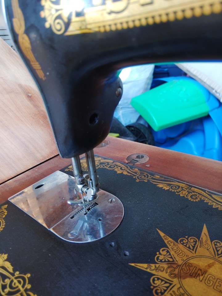 1941 Singer Sewing Machine With Hideaway Table | eBay