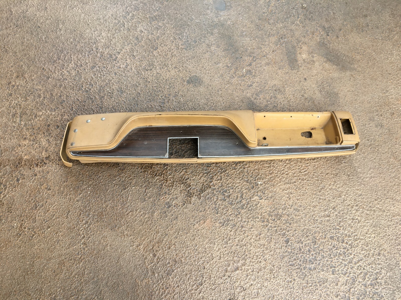 Cuda Console & Woodgrain Overlay Challenger 1970 - 1974 Gold Automatic ...