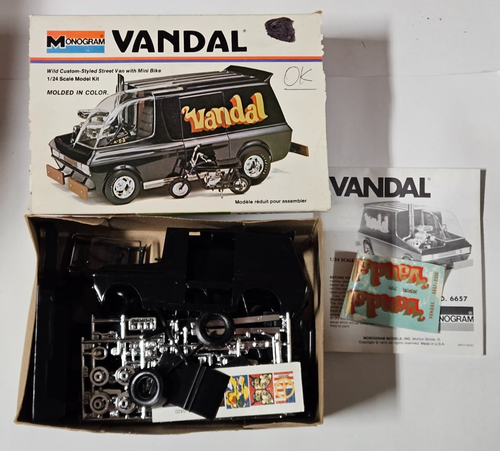 B09 Monogram Vandal Street Van & Bike 1/24 Model Kit #6657 1996 Issue ...