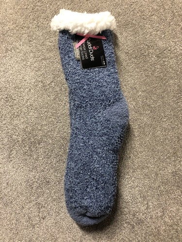 CUDDLE DUDS LOUNGE SOCKS NONSKID BOTTOM FITS WOMEN’S SHOE SIZE 4-10 ...