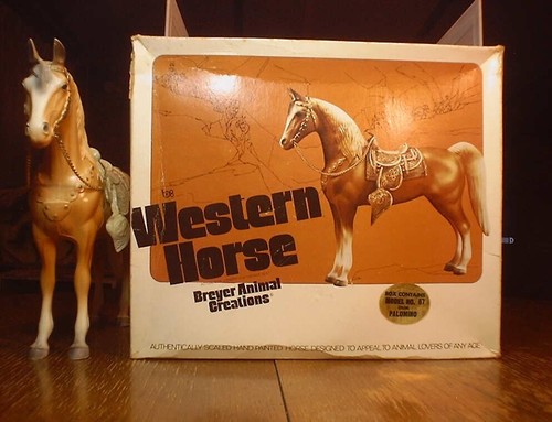 VINTAGE BREYER #57 WESTERN HORSE PALOMINO IN 1970'S PICTURE BOX W/GOLD ...