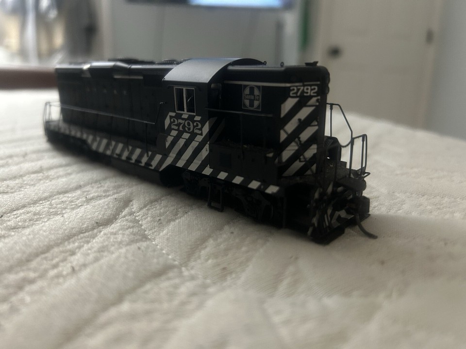 HO Scale GP9 2792 AT & SF Locomotive | eBay