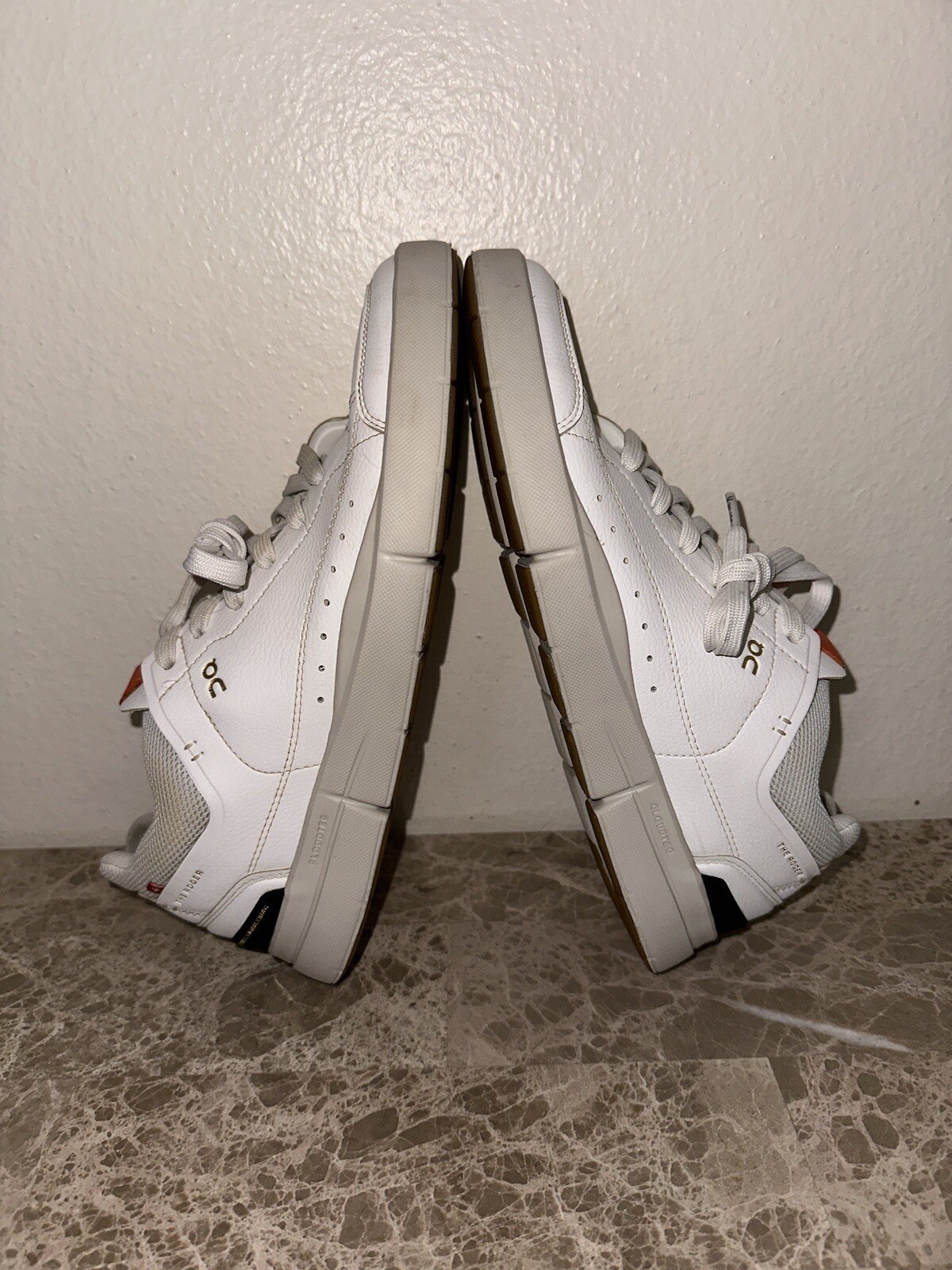 On Cloud The Roger Womens US9 EUR 40.5 White Sneakers… - Gem