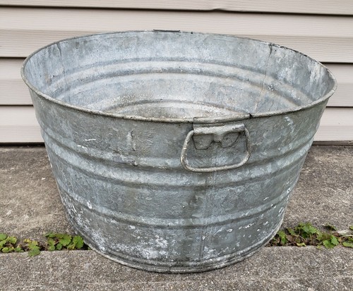 Vintage LARGE Galvanized Metal Wash Tub Bucket Gardening Primitive ...