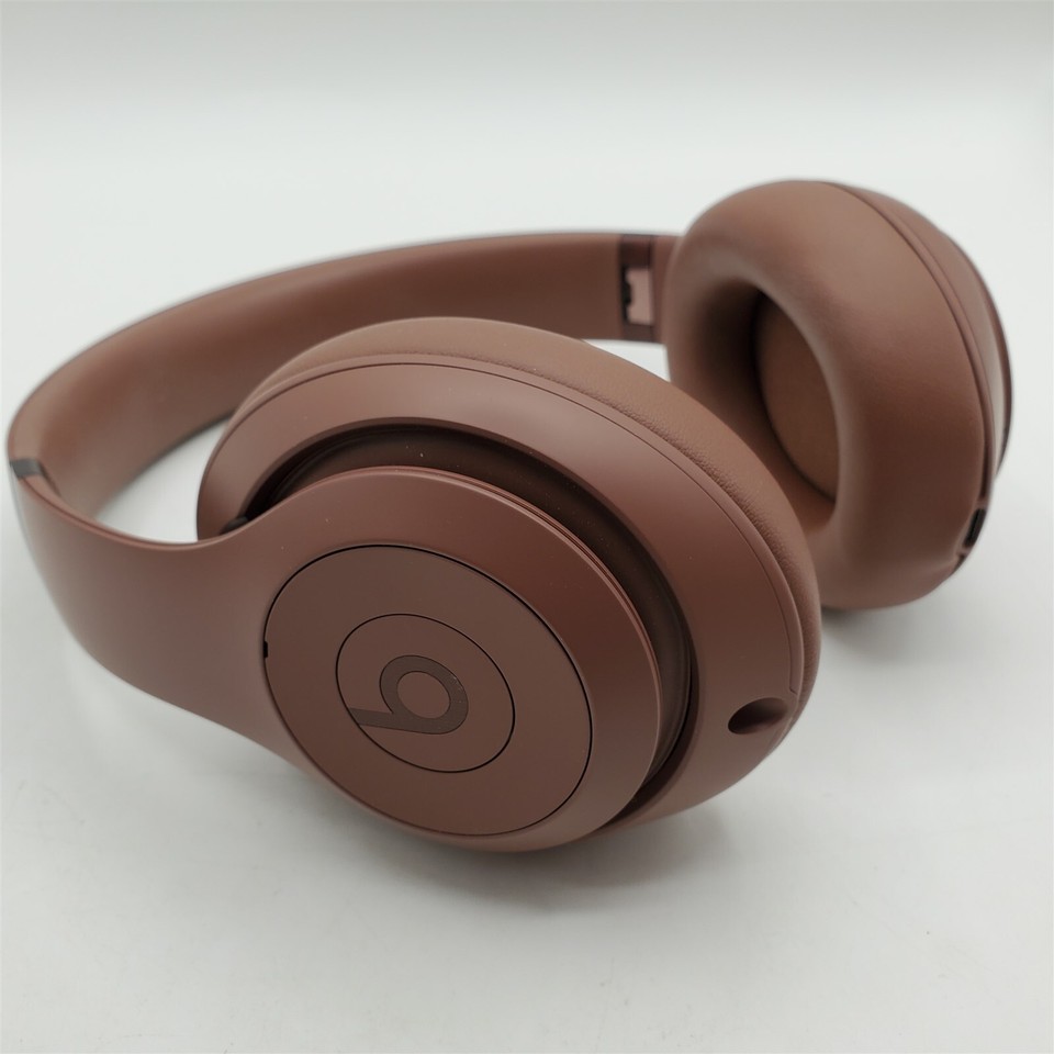 Beats Studio Pro x Kim Kardashian Bluetooth Noise Cancelling Headphones ...