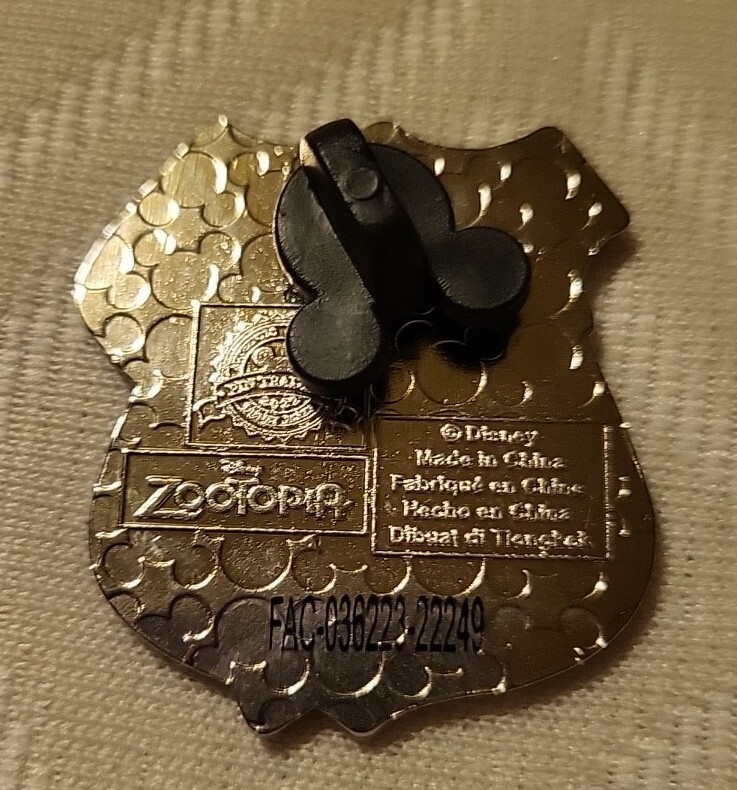 Disney Zootopia Zootropolis Police ZPD Officer Bob Johnson Badge ...