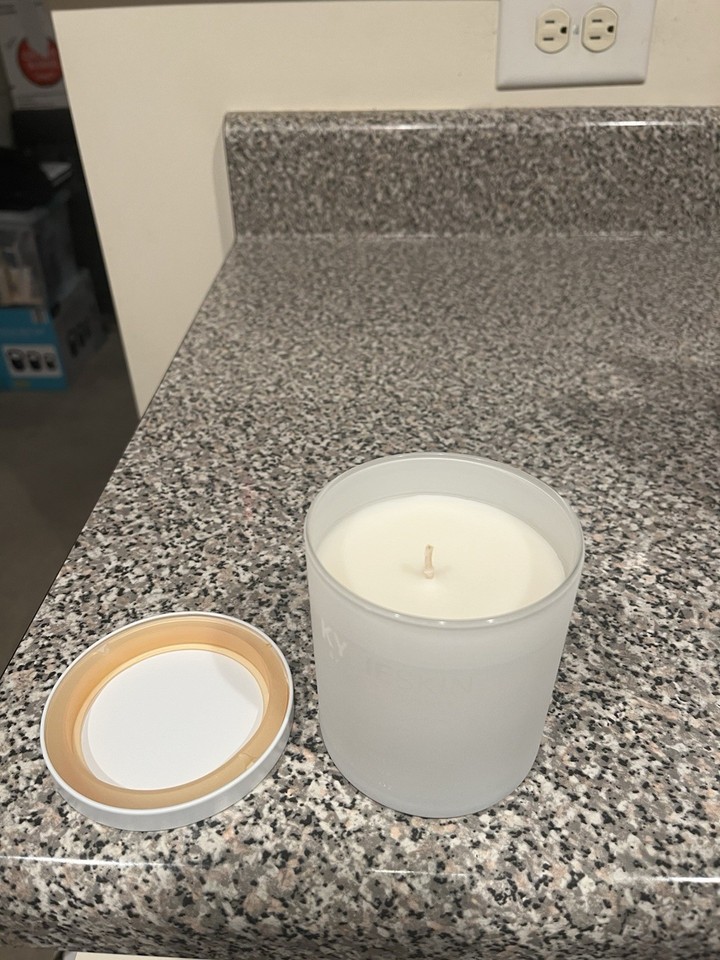 Kylie Jenner Kylie Skin Snow Pine Fragrance Candle 9 Oz New! | eBay