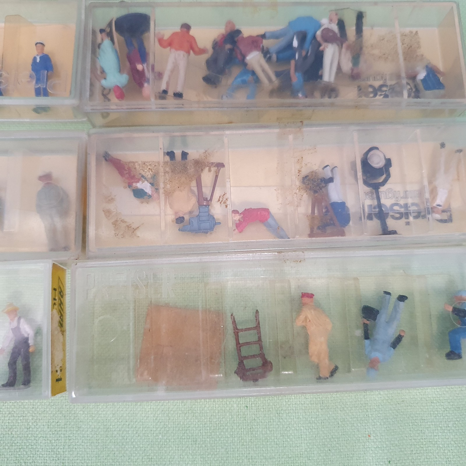 8 x boxes of people ORIGINAL PREISER MINIATUFIGUREN HO scale | eBay ...