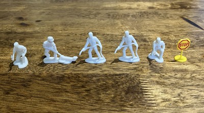 5 Vintage Plastic Race Track Pit Crew Toy Figures & Stop Sign | eBay