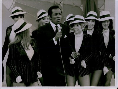 LG813 1969 Original Photo LOU RAWLS Dean Martin Presents Golddiggers ...
