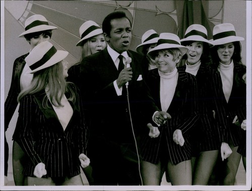 LG813 1969 Original Photo LOU RAWLS Dean Martin Presents Golddiggers ...
