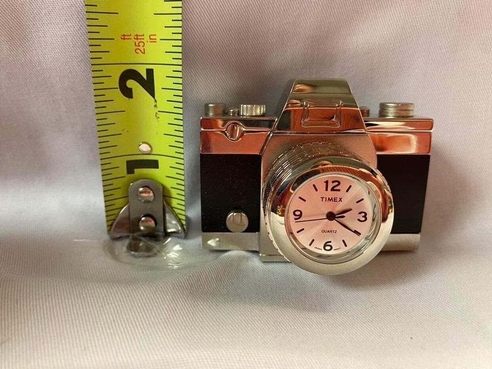Vintage Miniature Circa Quartz Silver Design Desk Clock Untested ...