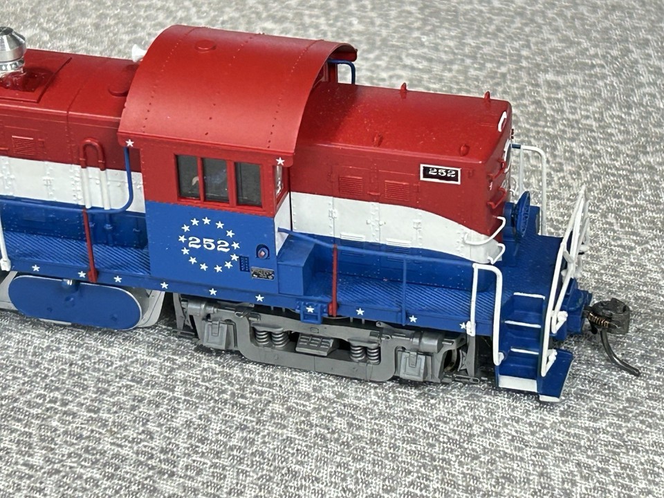 Atlas Classic Susquehanna HO Scale RS-1 Bicentennial Locomotive #252 | eBay