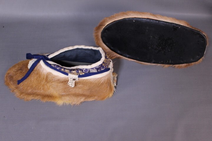 Japan old Kegutsu shoes yoroi Kabuto koshirae Armor katana Samurai ...