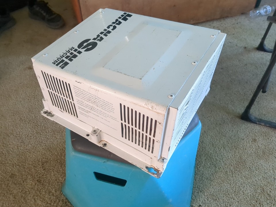 Magnum Energy. Magna Sine 4000 Watt Pure Sine Inverter Charger. For 24v ...