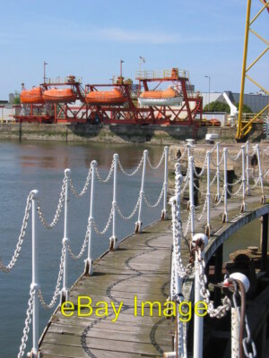 Photo 6x4 Inner Lock Gates, Albert Dock Kingston upon Hull c2007 | eBay