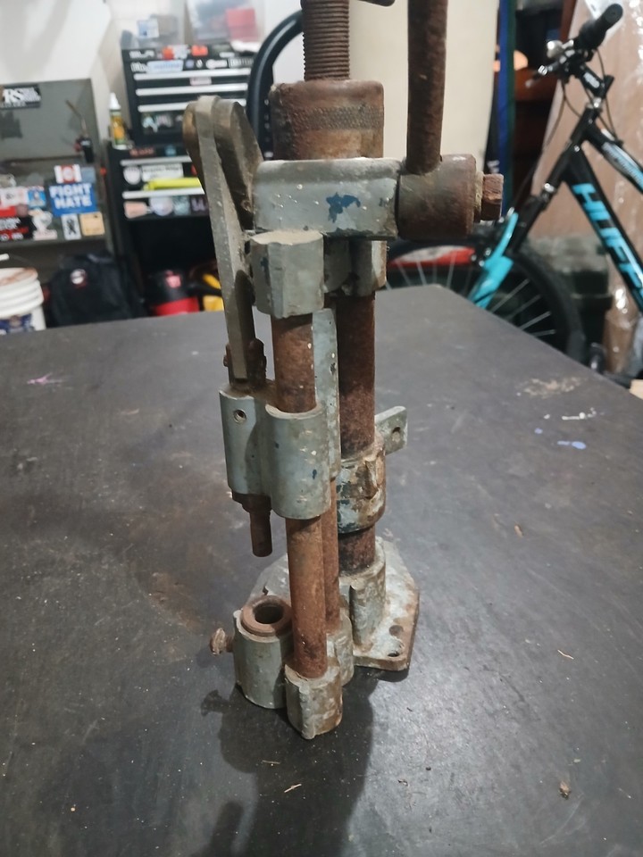 Star Machine Works Lubricator & Sizer Press. Both levers move. Rust ...