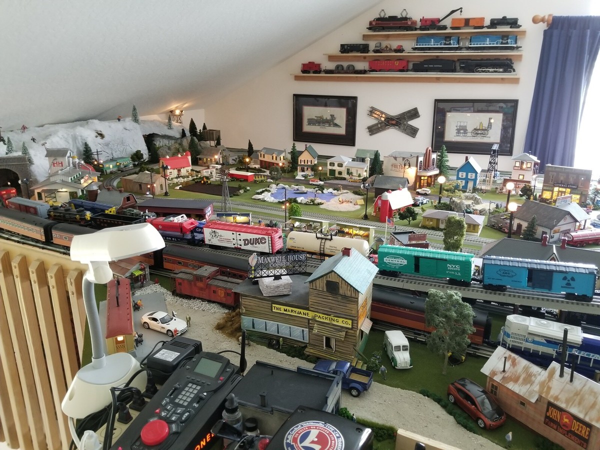 Small Lionel Train Layouts My Lionel Train Layout Most Of Which Is All
