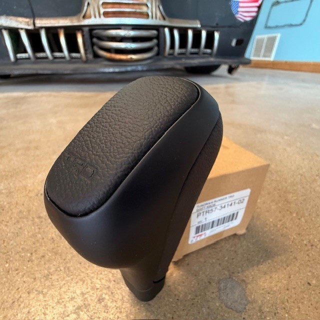 (1) 12-23 4RUNNER/ 14-21 TUNDRA PRO Shift Knob Leather PTR57-34141-02 ...