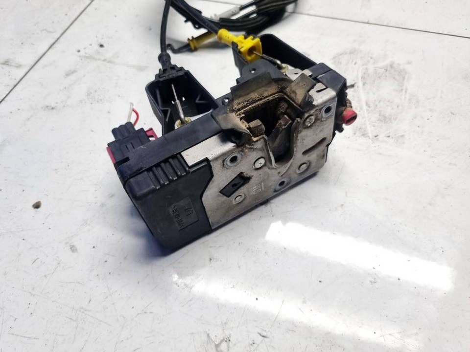 8200008465 91166226 Door Lock Mechanism - REAR RIGHT for Opel Viv ...