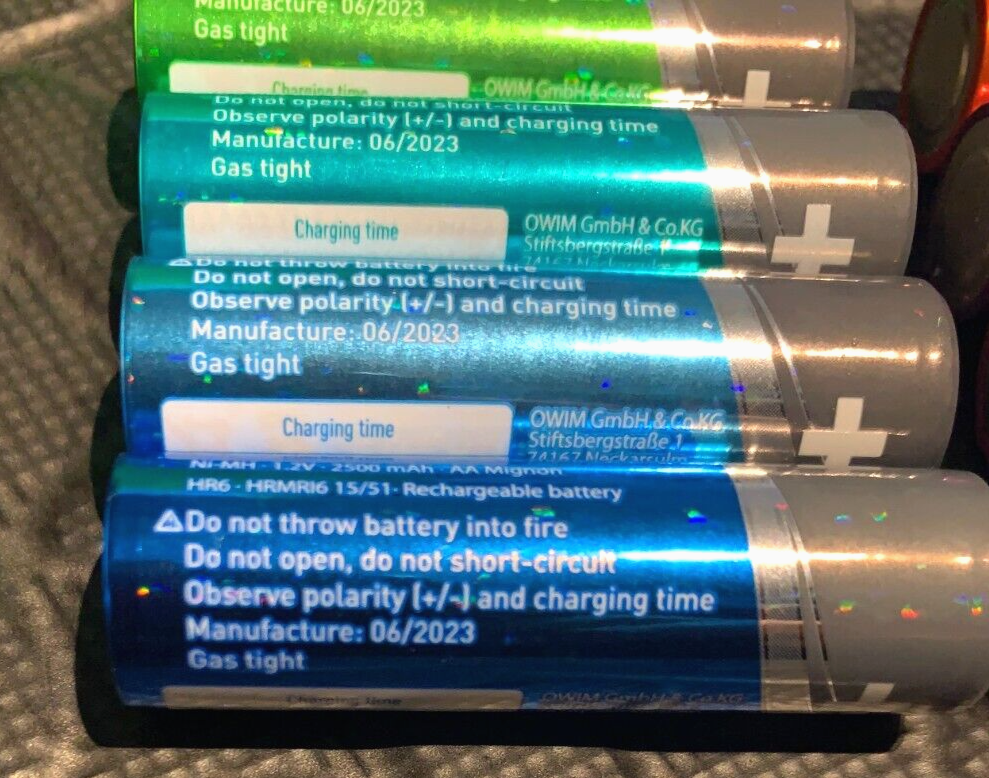 NEW TRONIC Rechargeable 8 Batteries Colour Edition AA AAA 1.2v 2500 ...