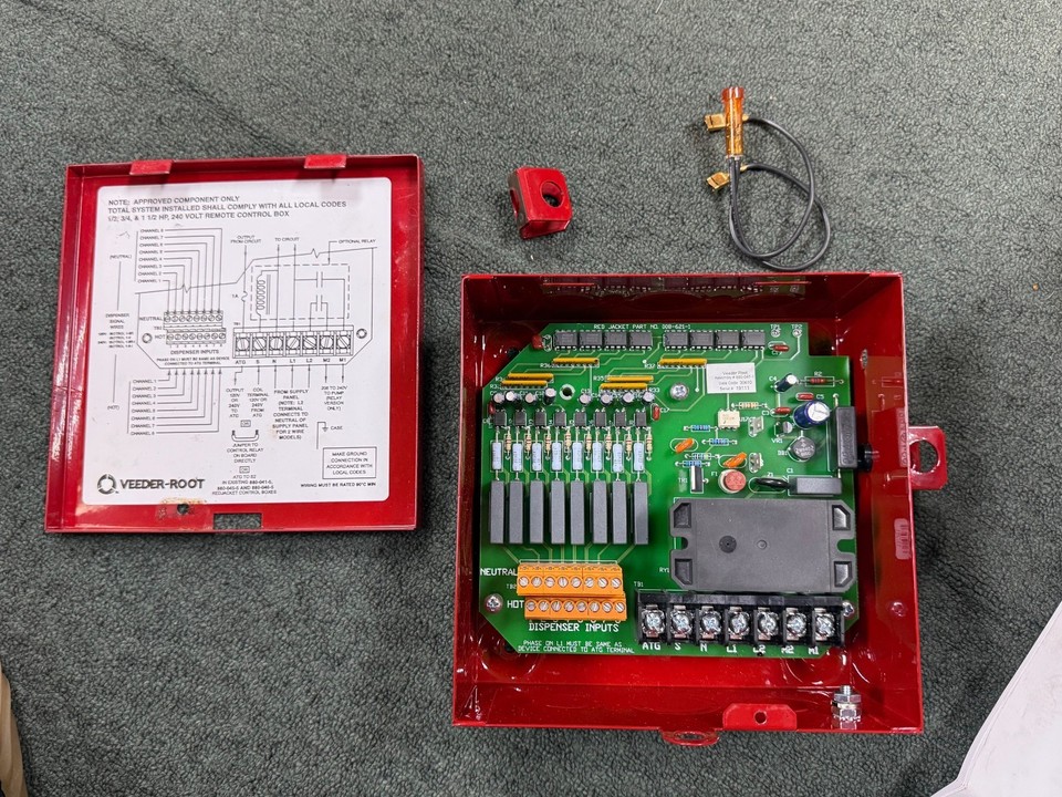 Veeder-Root Isotrol 1-8R Control Box 880-047 Hook Isolation Red Jacket ...