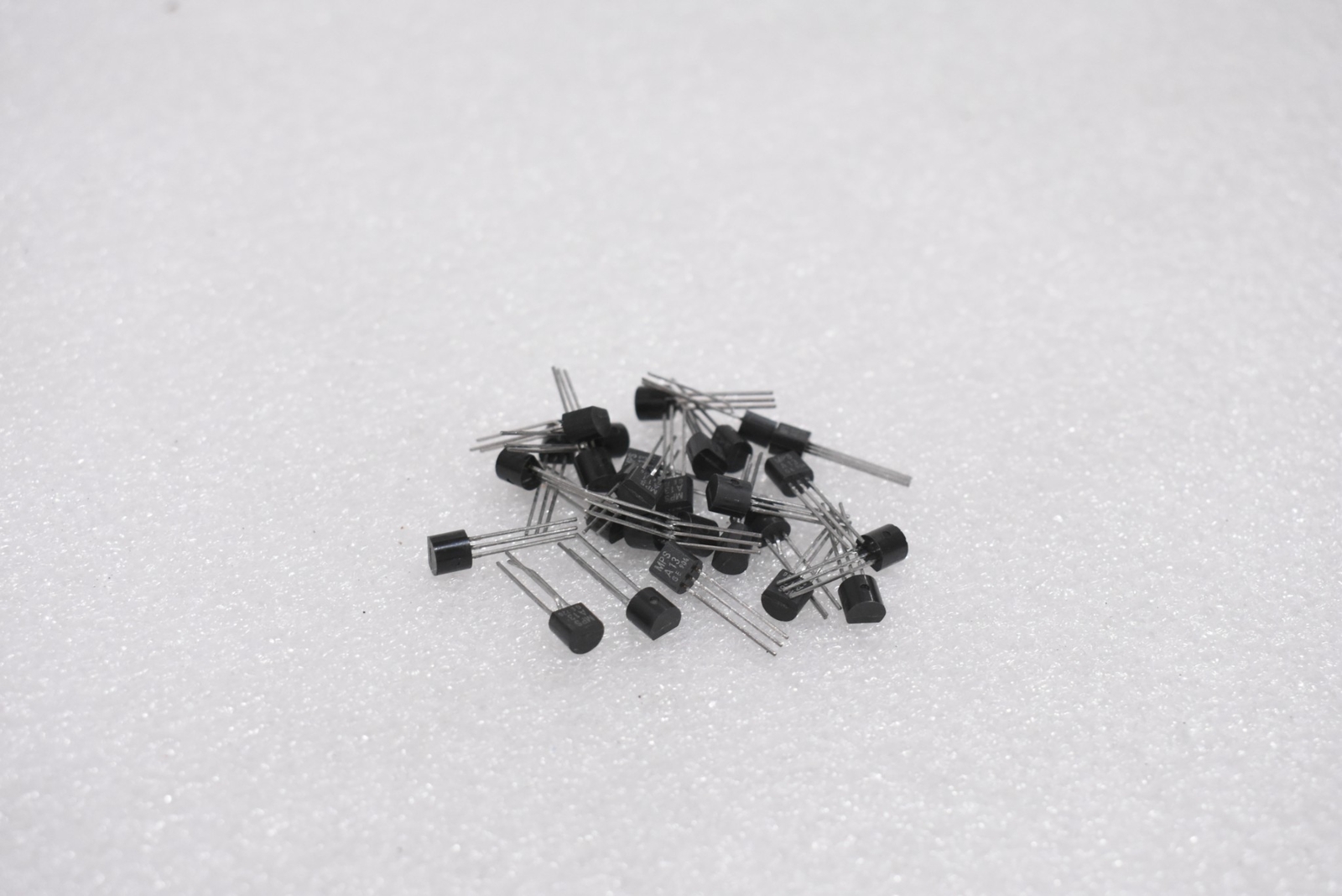 GENERAL ELECTRIC GE MPSA13 SMALL SIGNAL BIPOLAR TRANSISTOR (LOT OF 1000 ...