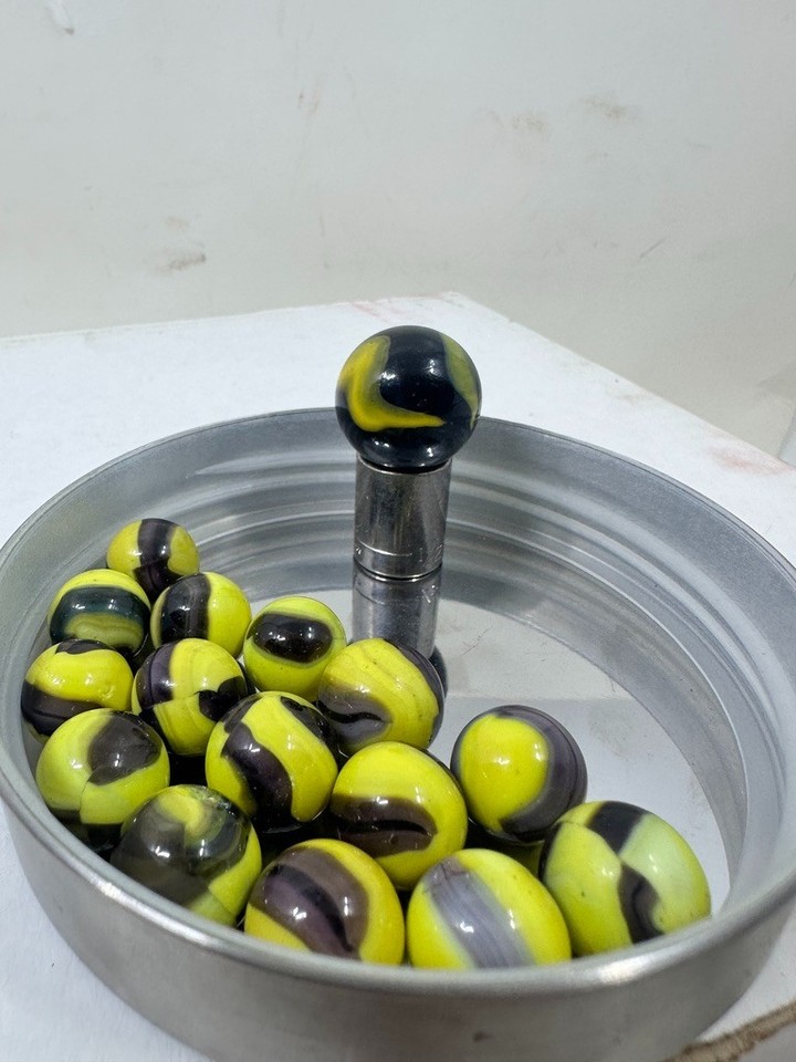 Lot of 16 Vintage Marble King Bumblebee Marbles – Rare 25mm Shooter 15 ...
