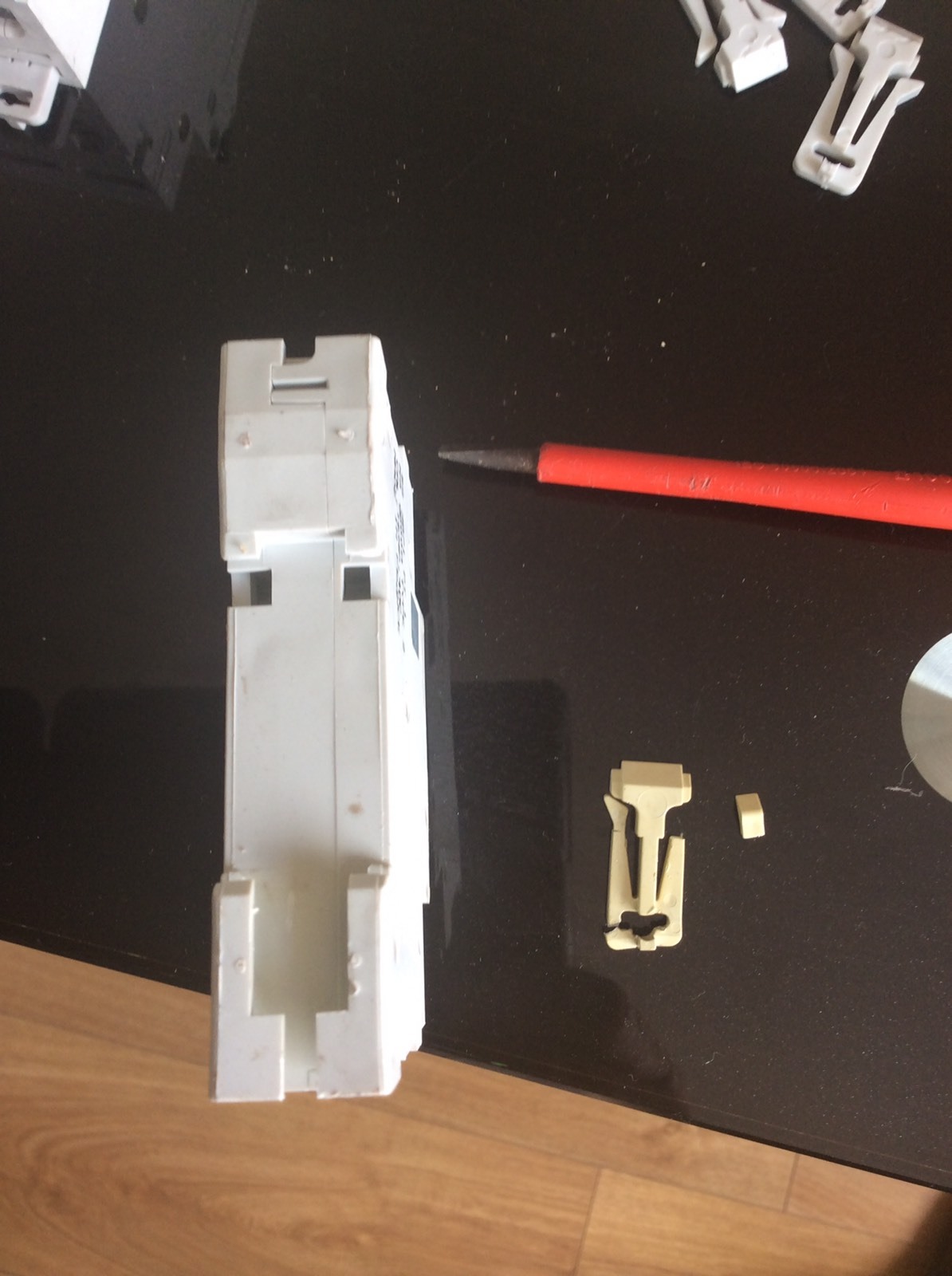 MCB Clips * 50, WHITE Merlin Gerin, Schneider, Square D, Din Rail ...