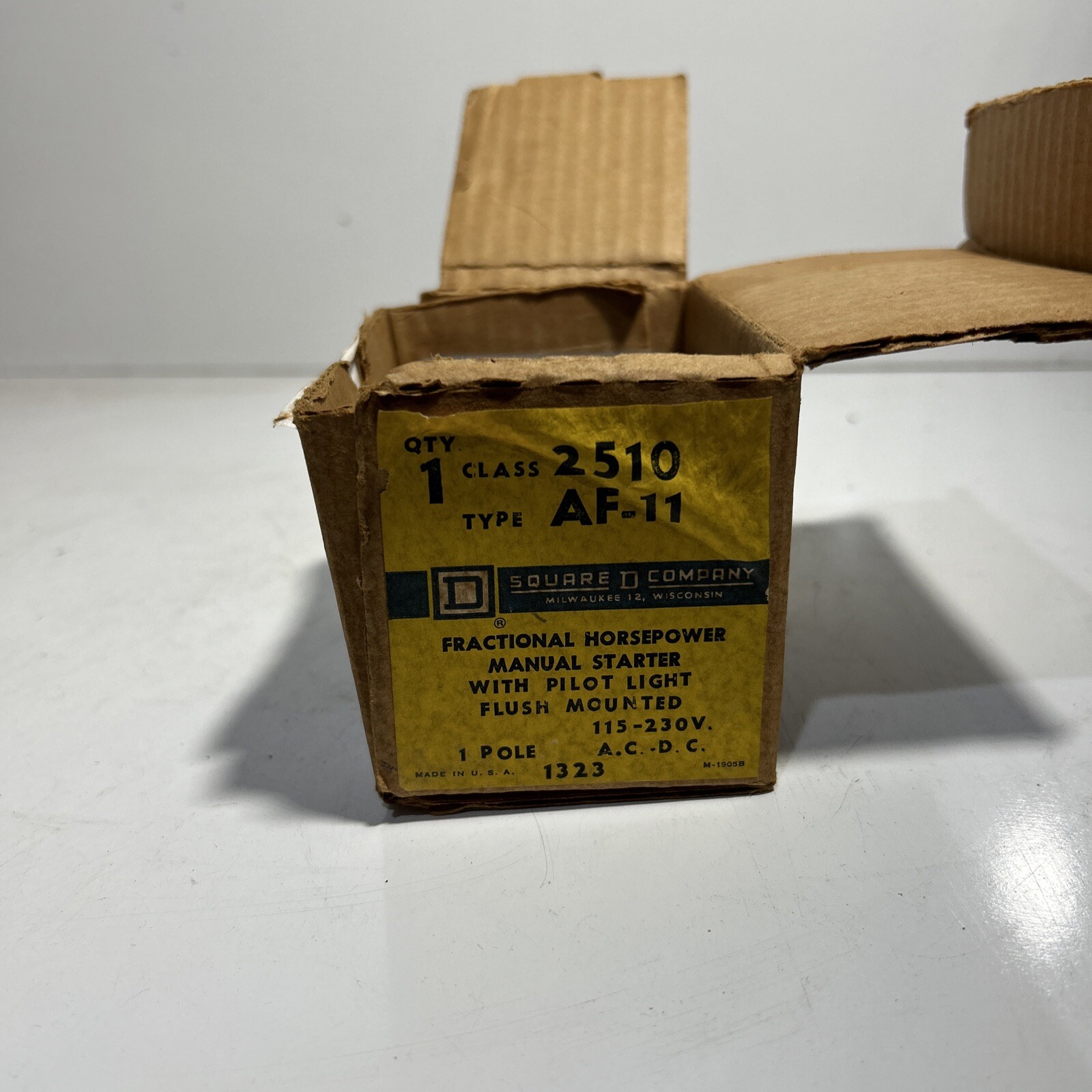 Square D 2510 At-11 Fractional Horsepower Manual Starter With Pilot ...