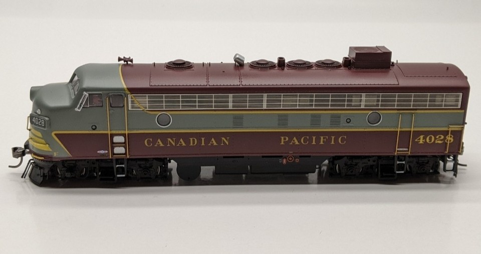 Rapido 222504 HO Scale GMDD FP7 Diesel Canadian Pacific #4028 DCC/SOUND ...