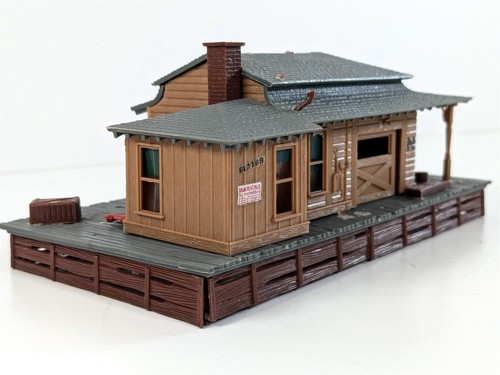 TYCO Freight Station Vintage HO Scale Building Built | eBay