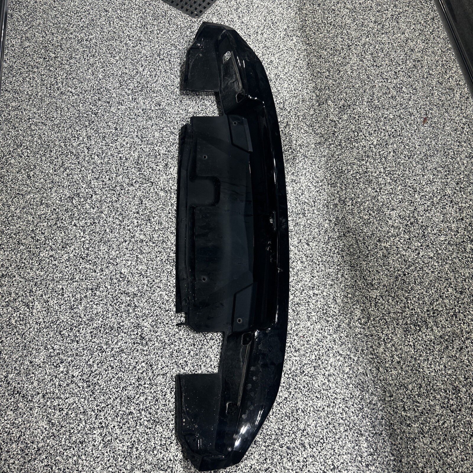 Rear Spoiler Lower Cover 2019 GMC YUKON XL 22892618 2015 2016 2017 2018 ...