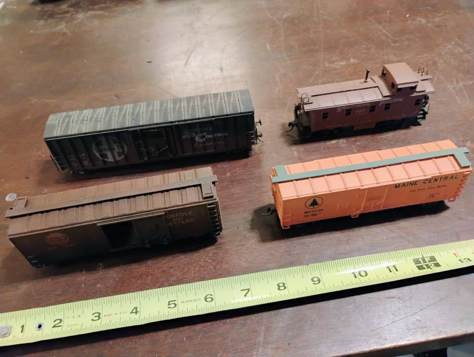 47 pc HO Locomotives & Various Car Types Athearn Roundhouse Etc. N/R ...