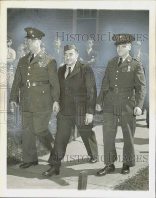 1939 Press Photo Police lead World War I draft dodger Grover Bergdoll ...