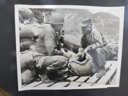 1952 KOREAN WAR UNITED PRESS PHOTO BRIG GEN BOATNER KOJE ISLAND 9X7 | eBay