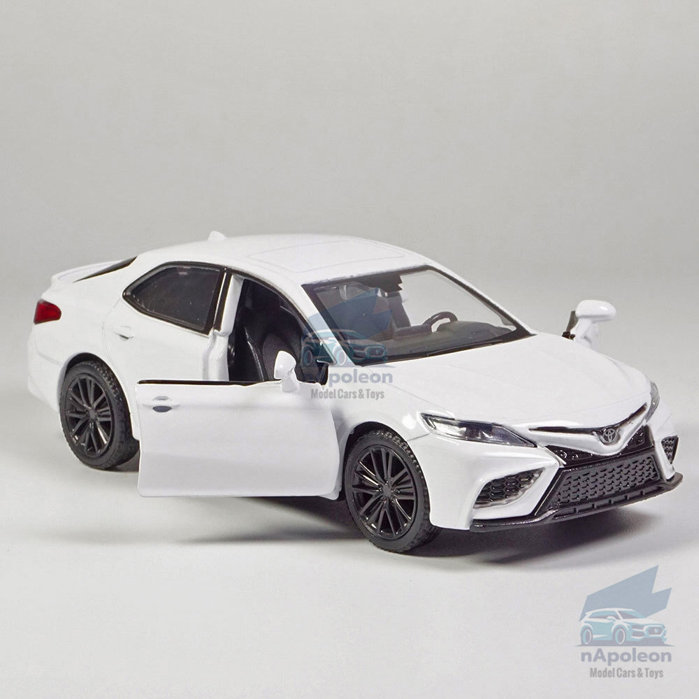 1/36 Toyota Camry XSE Model Car Alloy Diecast Toy Vehicle Kids Gift ...