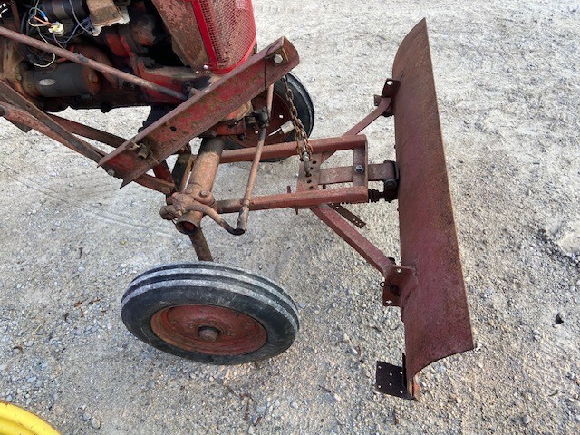 Farmall Cub IH tractor ORIGINAL hyd lift front mount grader blade w ...