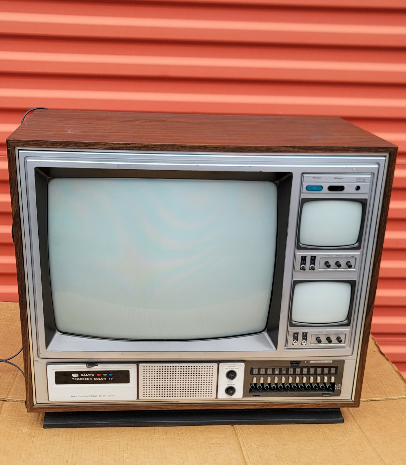 Vintage Sampo 9519 Tri-screen Color TV | eBay