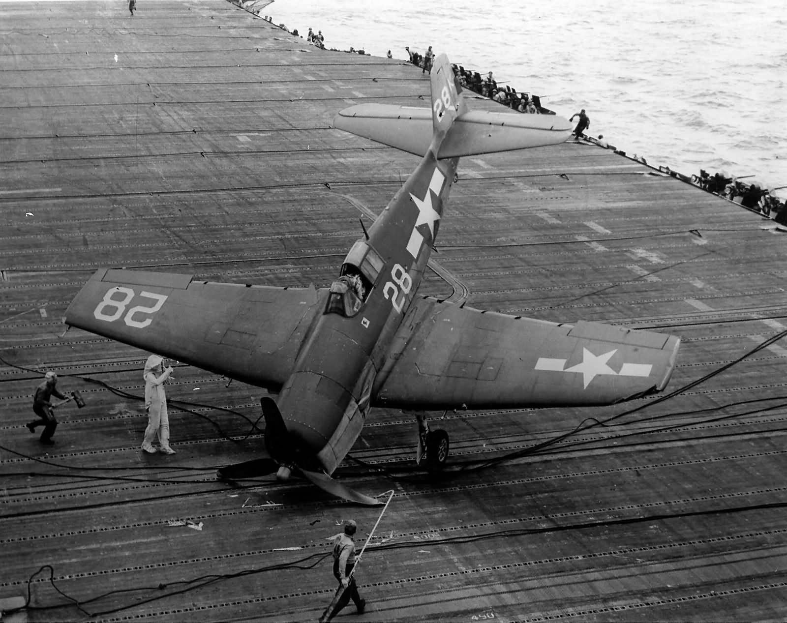 WW2 Photo WWII US Navy F6F Hellcat Mishap USS Hornet 1944 World War Two ...