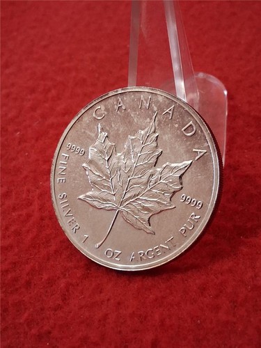 Picker's Delight 1993 1oz .9999 Fine Silver Canadian Maple Leaf $5 Coin ...