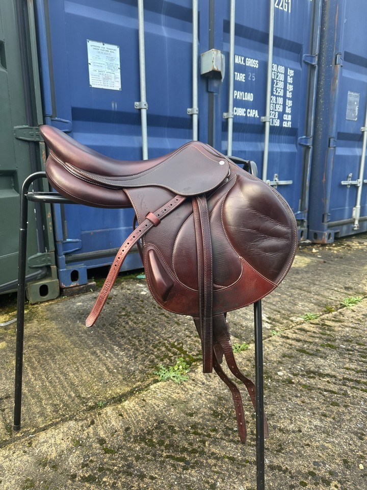 Antares Evolution-D brown jump saddle 17.5'' in very good condition | eBay