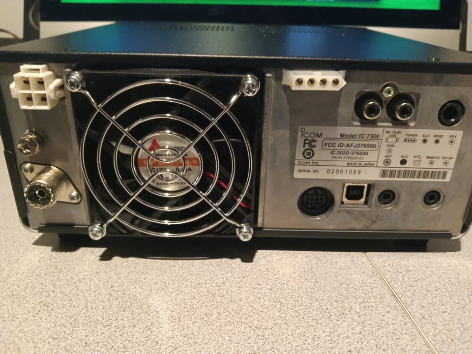 ICOM IC-7300 HF Transceiver with MARS Mod. AM/FM/CW/SSB. Low Hours. USA ...