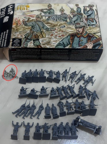 1/72 Hat WW1 German Infantry 7001 Model Figure (Missing 1 Big Figure ...