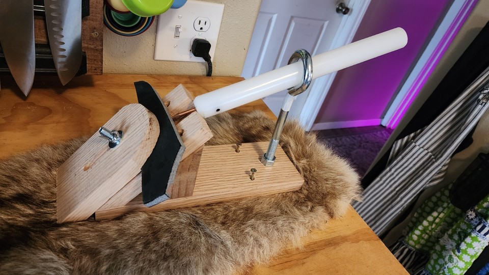 UPGRADED OAK FLINT KNAPPING JIG With UHMW ROD ISHI STICK PRESSURE ...