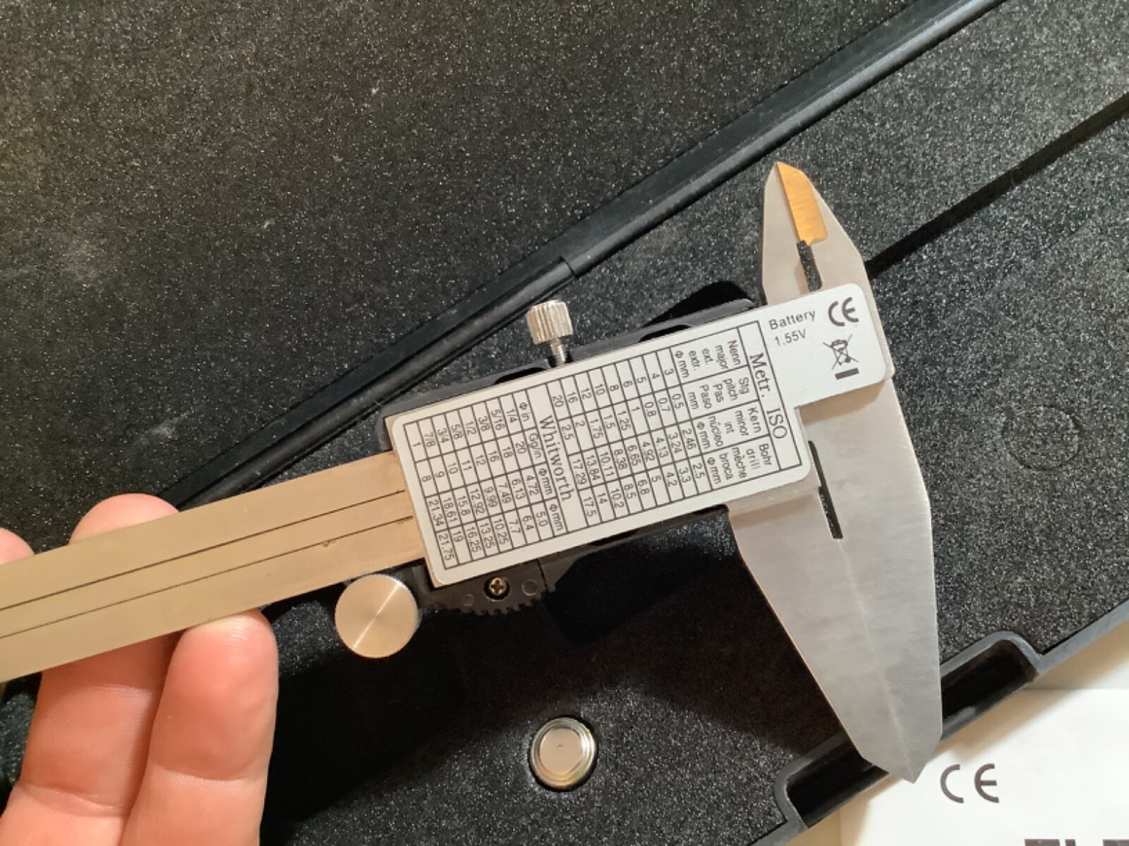 IN ORIGINAL CASE AUTHENTIC CEN-TECH 8" DIGITAL CALIPER MUST SEE NO RES ...