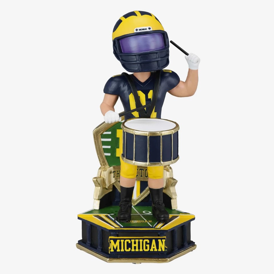 MICHIGAN WOLVERINES Marching Band HAIL to the VICTORS Fight Song ...