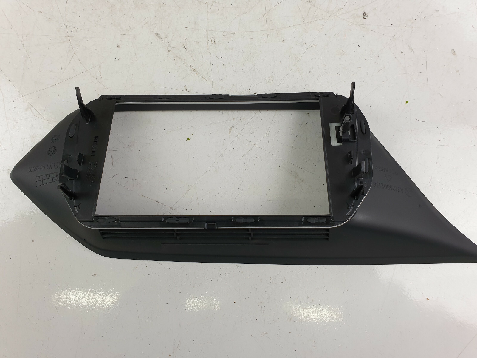 MERCEDES E-CLASS E250 W212 FACELIFT 2013- / SCREEN SURROUND TRIM ...