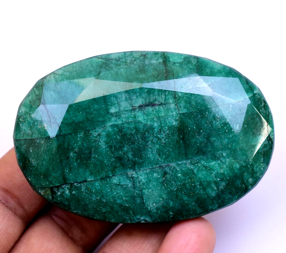 646.5 Ct Natural Huge Green Emerald Earth-Mined Certified Museum Use ...