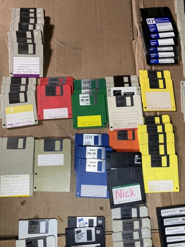 Lof of 100 unsorted floppy disk For Art | eBay